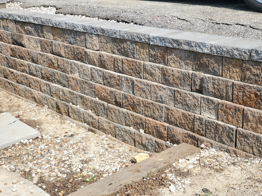 Hardscape Feature: Retaining Walls - Envision Lawn and Tree
